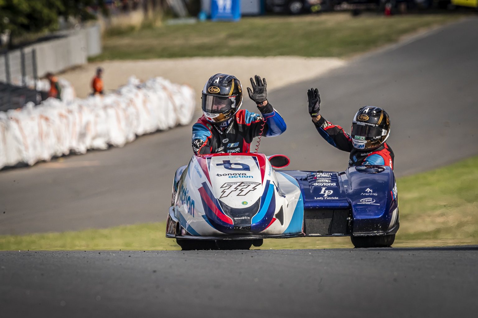 IDM Sidecar: Reeves hält sein Versprechen und siegt - IDM