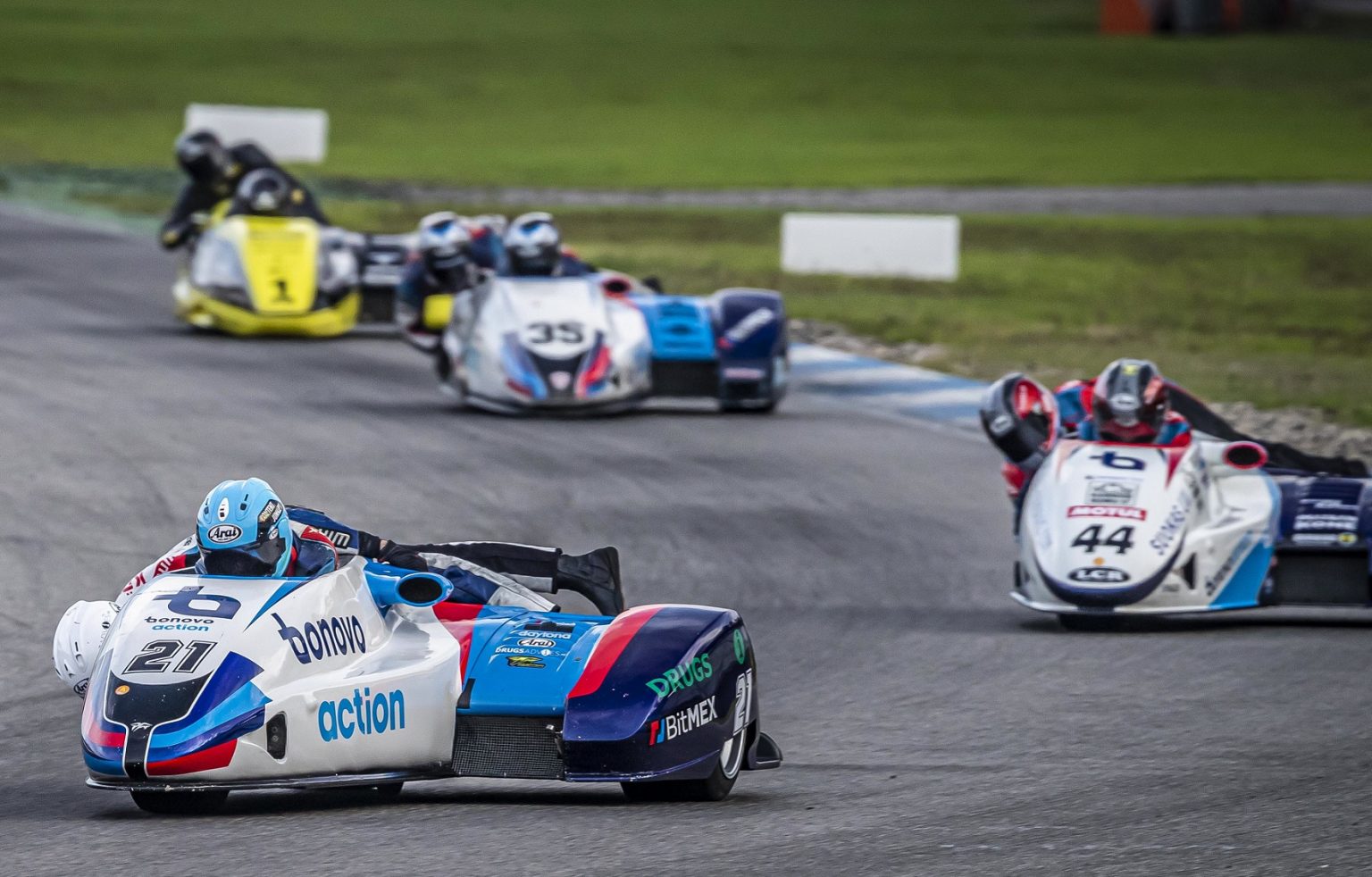 IDM Sidecar: Streuer/Kölsch siegen, Sattler führt - IDM