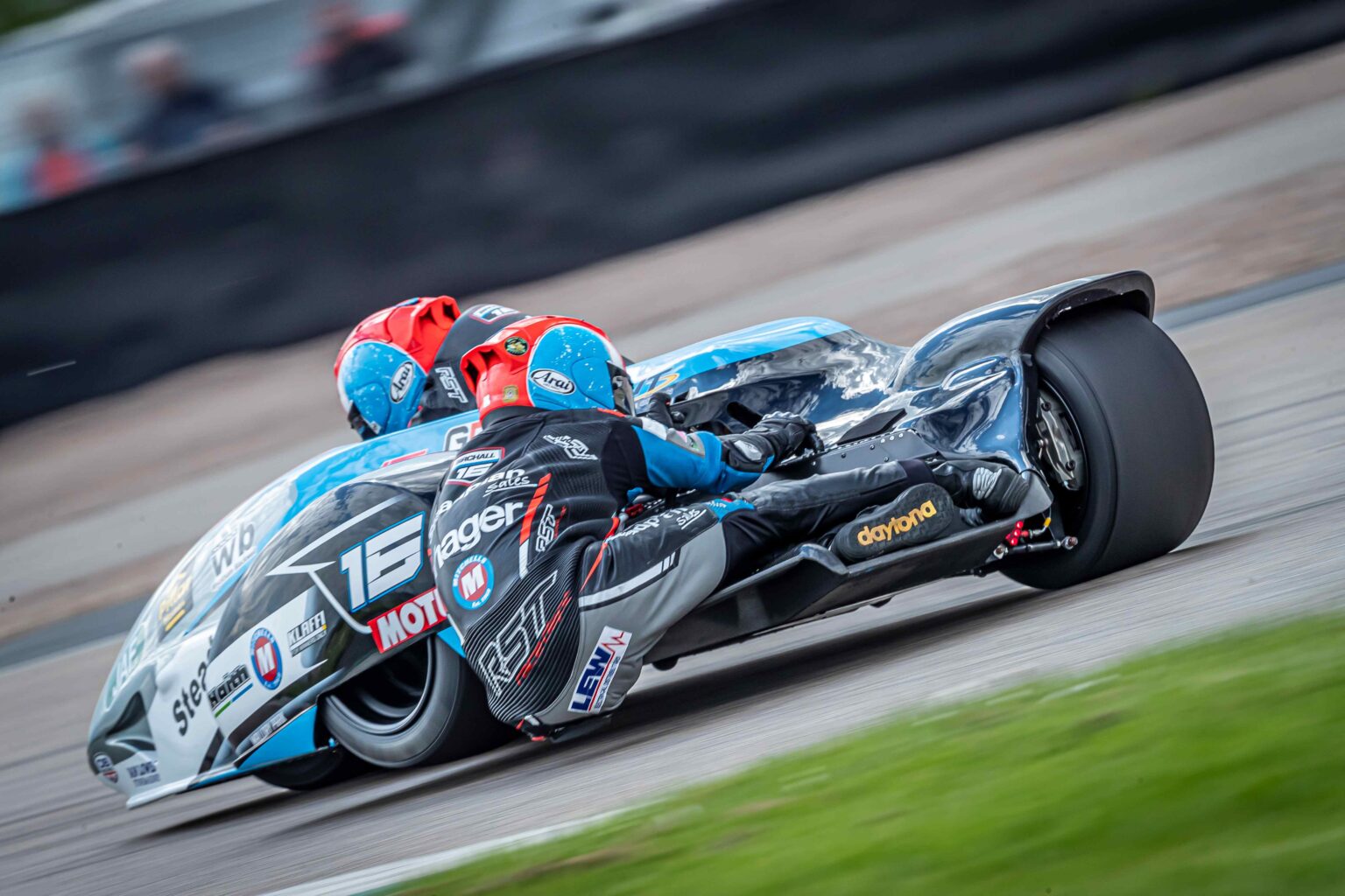 WM/IDM Sidecars: Tom Birchall erobert erste Pole - IDM